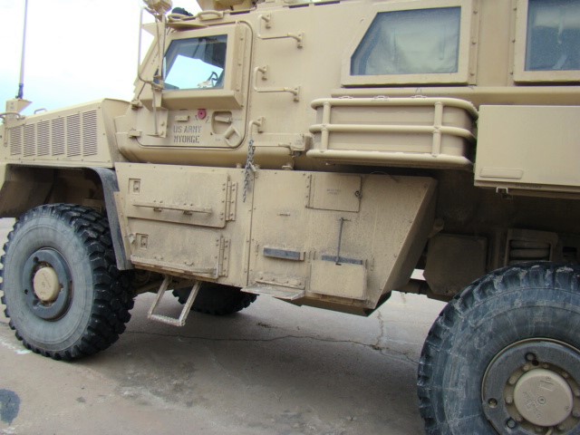 WarWheels.Net- M1238A1 RG-33A1 SOCOM MRAP Vehicle photos